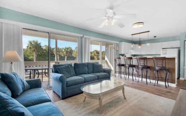Cozy Condo In The Middle Of Destin - Destin, FL