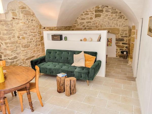 Studio Spacieux De Caractère - Uzès