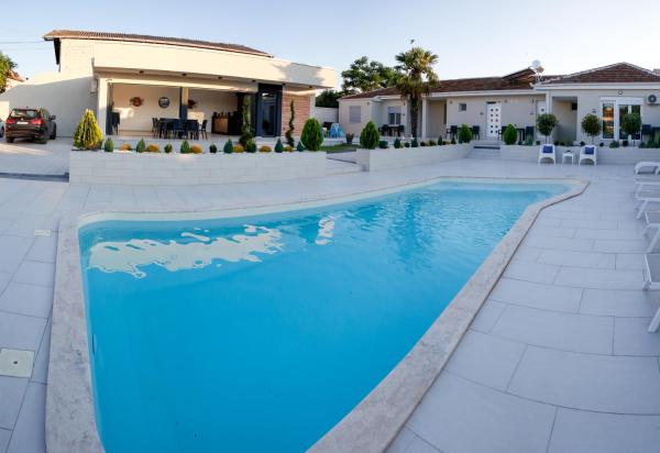 Reshkov Pool Apartments - Bắc Macedonia