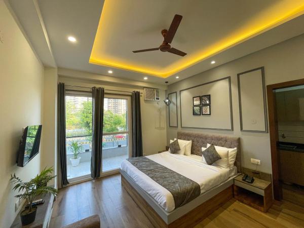 Serviced Luxury Suites With Kitchenette & Balcony At Sector 45 - Gurugram