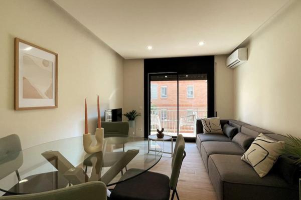 Superflat Near Beach 15' Center - Badalona