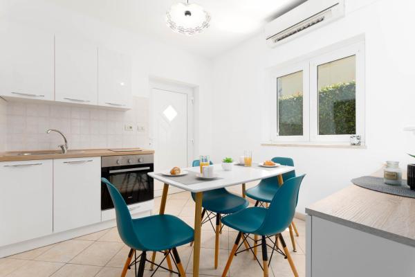 Apartment Lucija, Stinjan - Peroj