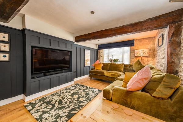 Spacious, Luxury Town Centre Granary Conversion - Stamford