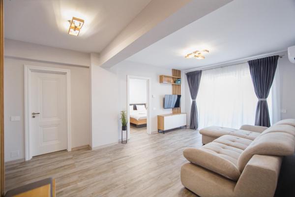 Creamy Wood Haven - Oradea