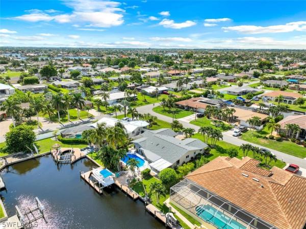 Good Vibes - Waterfront Living - Cape Coral, FL