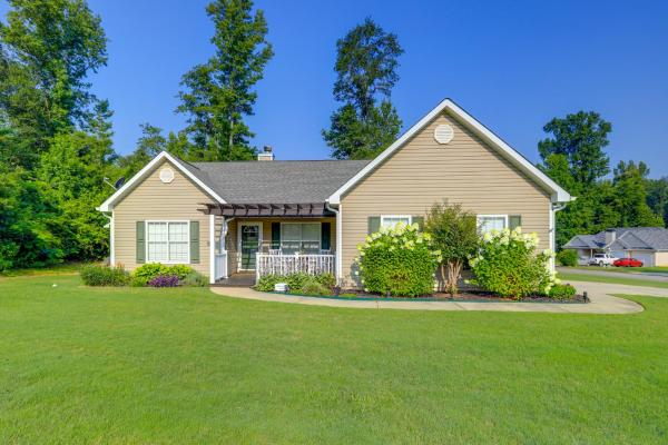 Charming Getaway With Grill 2 Mi To Newnan Square! - Newnan, GA