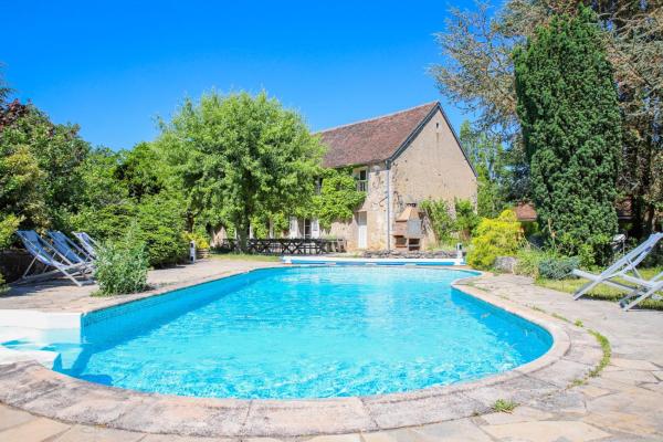 Crazy Villa Chasseuserie 89 - Heated Pool - Soccer - 1h30 Paris - 45 P - Saint-Fargeau
