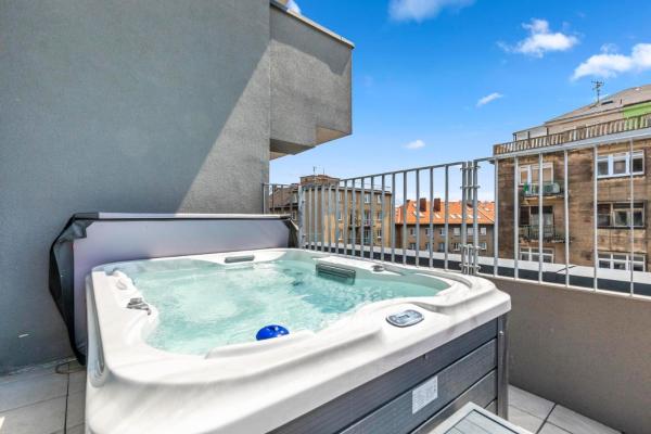 Lam Pink - Jacuzzi - Ac - Ps4 - Bratislava