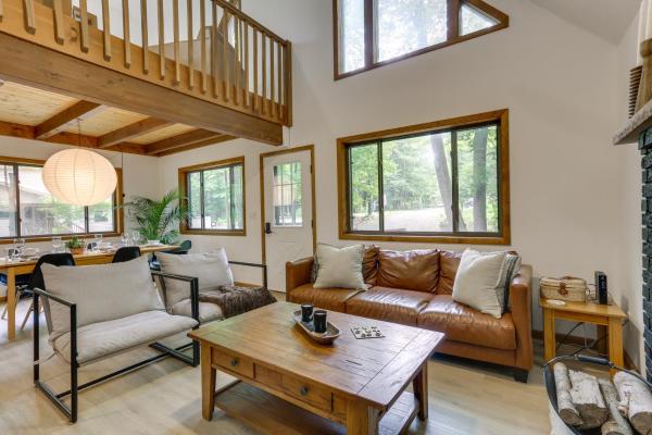 Lake Ariel Vacation Rental Screened Porch And Grill - Lake Ariel