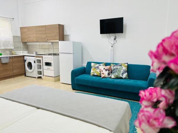 Larnaca - Studio - Sleeps 4 - Garden - Parking - Larnaca