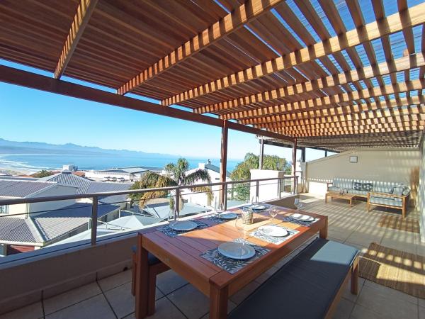 Ursula's Upmarket Apartment - Panoramic Views, Large Patio - Braai, Wifi - Dstv - Sudáfrica