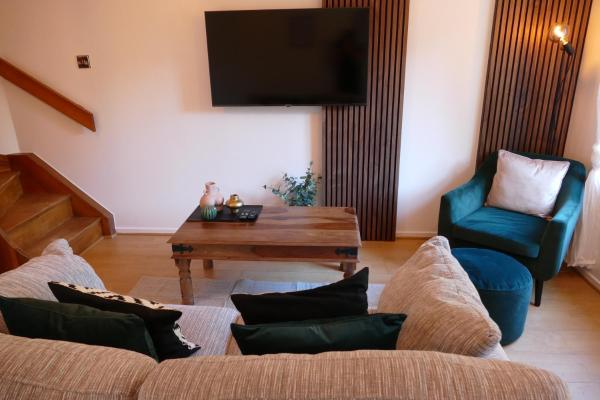 Home In Longwell Green - Bristol