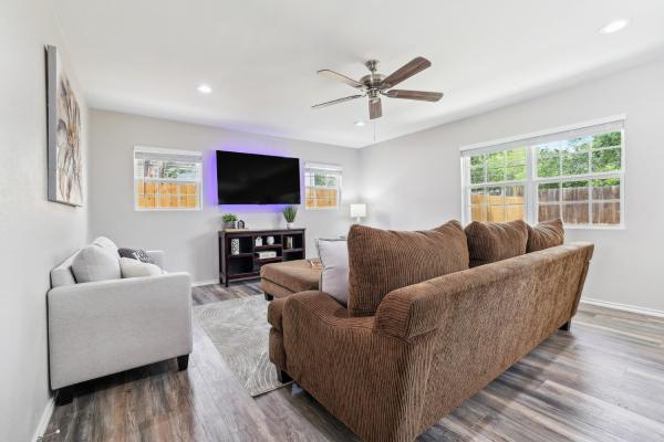 Spacious San Antonio Retreat W/ Private Patio! - Fun Town, San Antonio