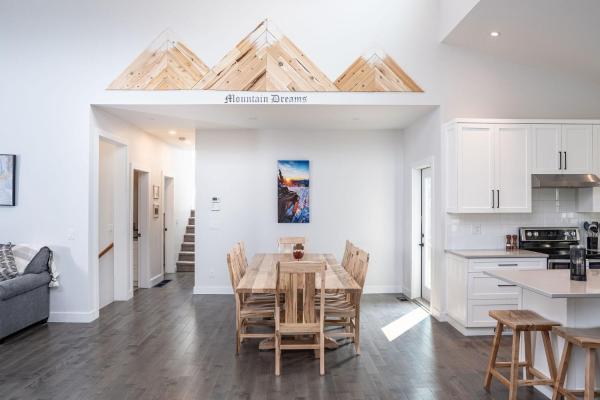 Mountain Dreams - Revelstoke Home Near Rmr - Revelstoke