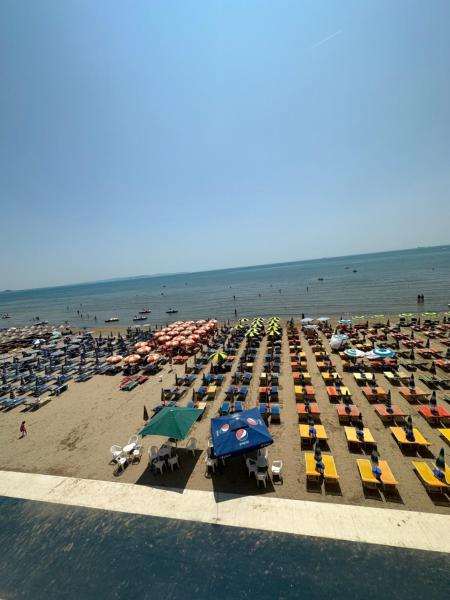 Blue And Salmon Apartments - Durres