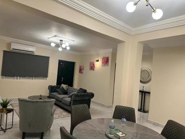 After 5 Apartment 2 3 Spacious En-suite Bedrooms - Freetown