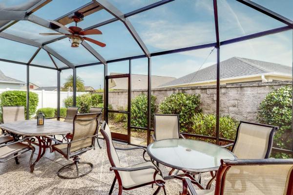 The Cove House Walk To Brownwood Sq - Wildwood, FL