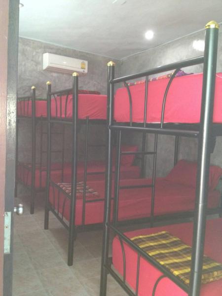Funny Moon Hostel - Ko Pha-ngan