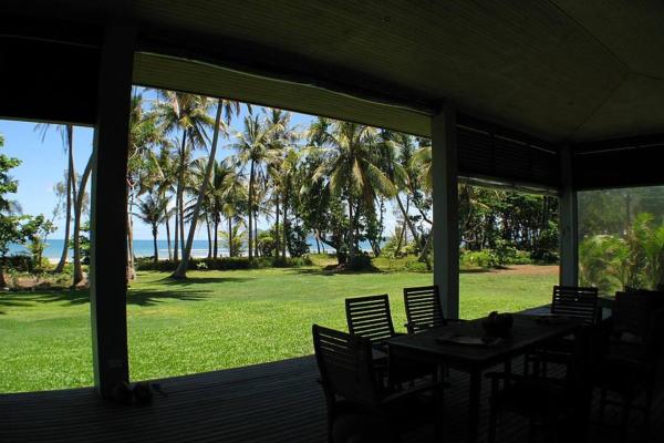 Tropika - Absolute Beachfront - Mission Beach