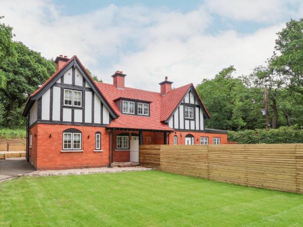 1 Golf Links Cottages - Northwich