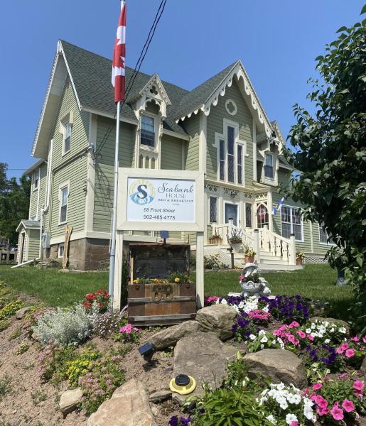 Seabank House Bed And Breakfast Ahoy - Pictou