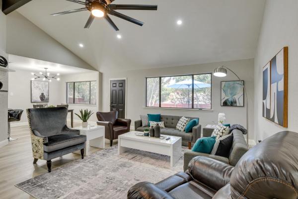 Bedford Retreat With Private Pool And Gas Grill! - Grapevine, TX