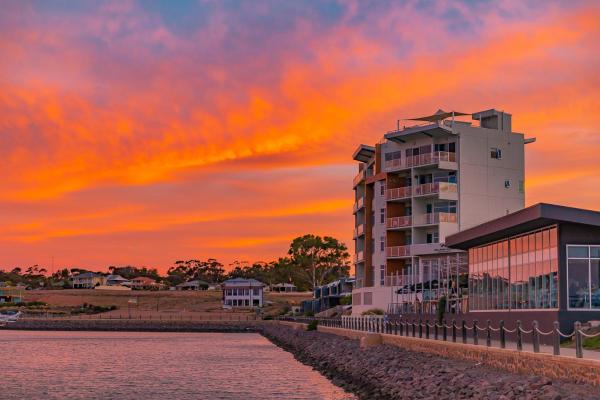 Wallaroo Marina Luxury Apartment - South Australia