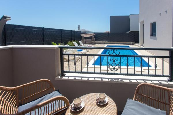 Modern Apartment With Swimming Pool - Kroatië