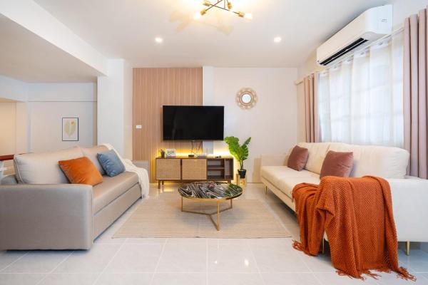 Bangla House With 4 Houses Pick House Before Book - Patong