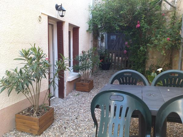 Maison Berrichonne 2 Chambres Cour Et Jardin - Argenton-sur-Creuse