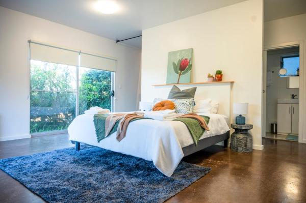 Peaceful Hills Escape: Charming 2-story Retreat - Adelaide Hills Council