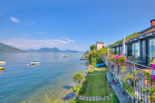 Red House Terrace Private Beach - Happy Rentals - Mergozzo
