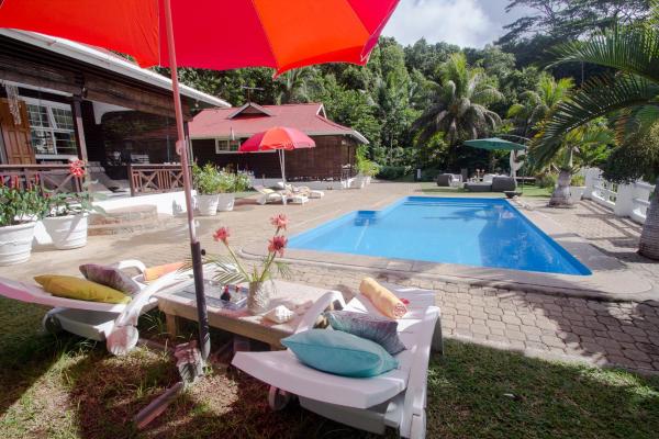 Kokogrove Chalets - Seychelles