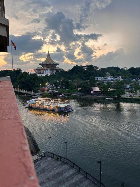 Riverbank Suites Level 12 - Kuching