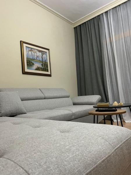 Roar Apartment - Golem
