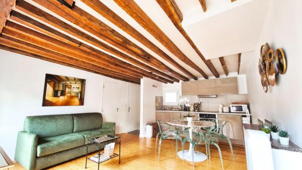 Casalionelparis 1820 Flat With Elevator, Queen Bed, Portable Ac, Near Le Louvre - Parijs