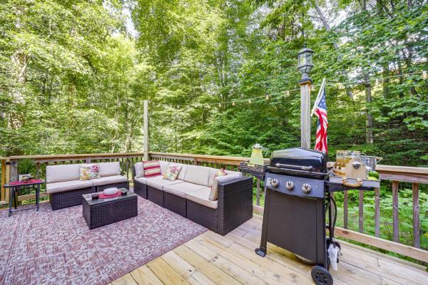 Fireplace And Mtn Views Updated North Carolina Home - Sylva, NC