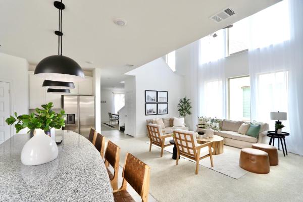 Luxe Living 4-bedroom With Fireplace & Game Room - Frisco, TX