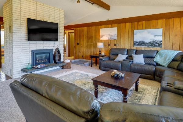 Westport Retreat With Pool Table Walk To State Park - Westport, WA