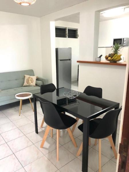 La Kaz A Nana (F2 - Bas De Villa) - Guadeloupe