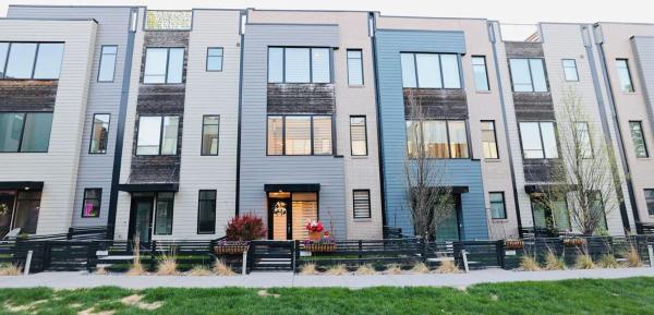 Modern Townhome Near Downtown Walk To Cws! - Carter Lake, IA