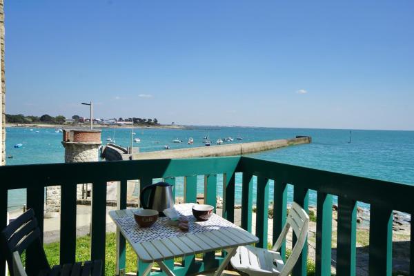 La Guérite*front De Mer*parking* - Groix