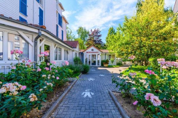 Hotel Strasbourg - Montagne Verte & Restaurant Louisiane - Lipsheim