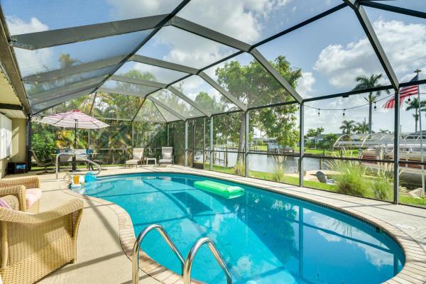 Private Dock And Lanai Waterfront Cape Coral Home! - Cape Coral, FL