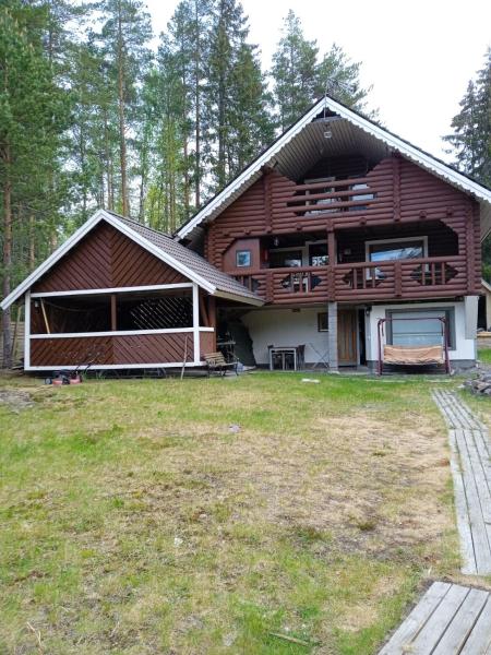 Viihtyisä Hirsihuvila Järven Rannalla - Pori