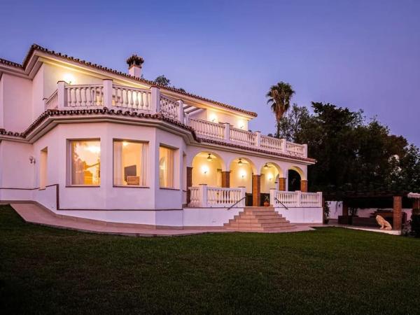 Breathtaking Andalusian Villa - Fuengirola