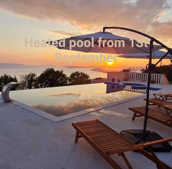 Sea View Luxury Apart Hotel Villa Conte With Swiming Pool And Romantic Spa - Croatia