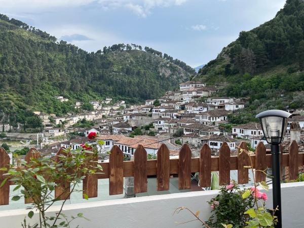 Villa Dona - Albania