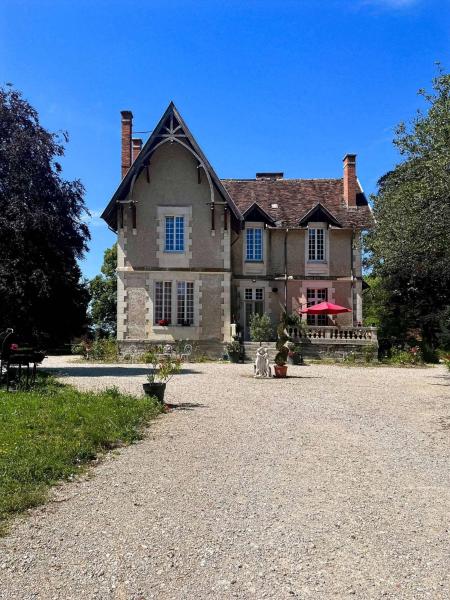 Room In Guest Room - Les Chambres De Vilmorais - Rouge - Brassens Et Trenet - Saint-Amand-Montrond