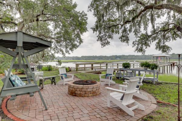 Secluded Riverfront Home With Dock Under Mossy Oaks - Amelia Island, FL